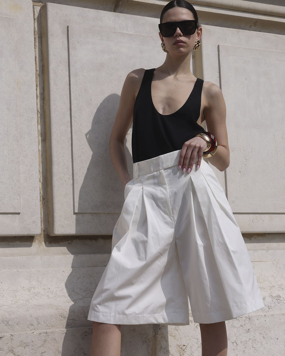 THE HAMPTON BERMUDAS WHITE – THE SHYGUY